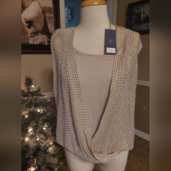 Jennifer Lopez | Tops | Size Xs Jennifer Lopez Gold Beaded Top Blouse ...